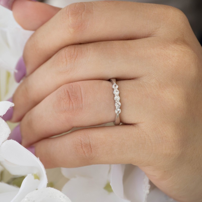 TwoBirch Wedding Ring - 0.25 Carat Five Stone Shared Prong Pinched ...